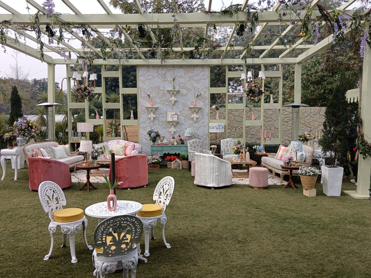 Day Time Party Decor - Floral Bliss